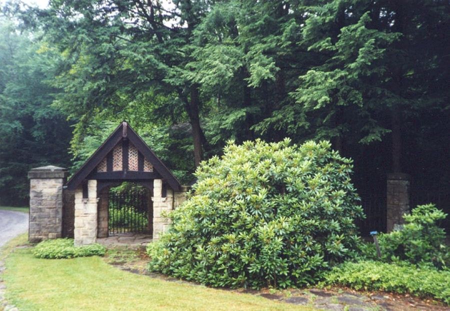 Locations Hub - Olmsted Manor