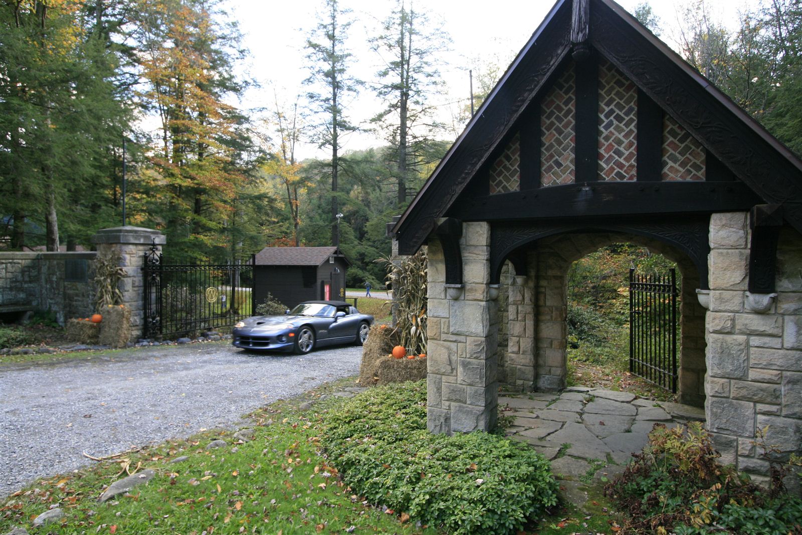 Locations Hub - Olmsted Manor