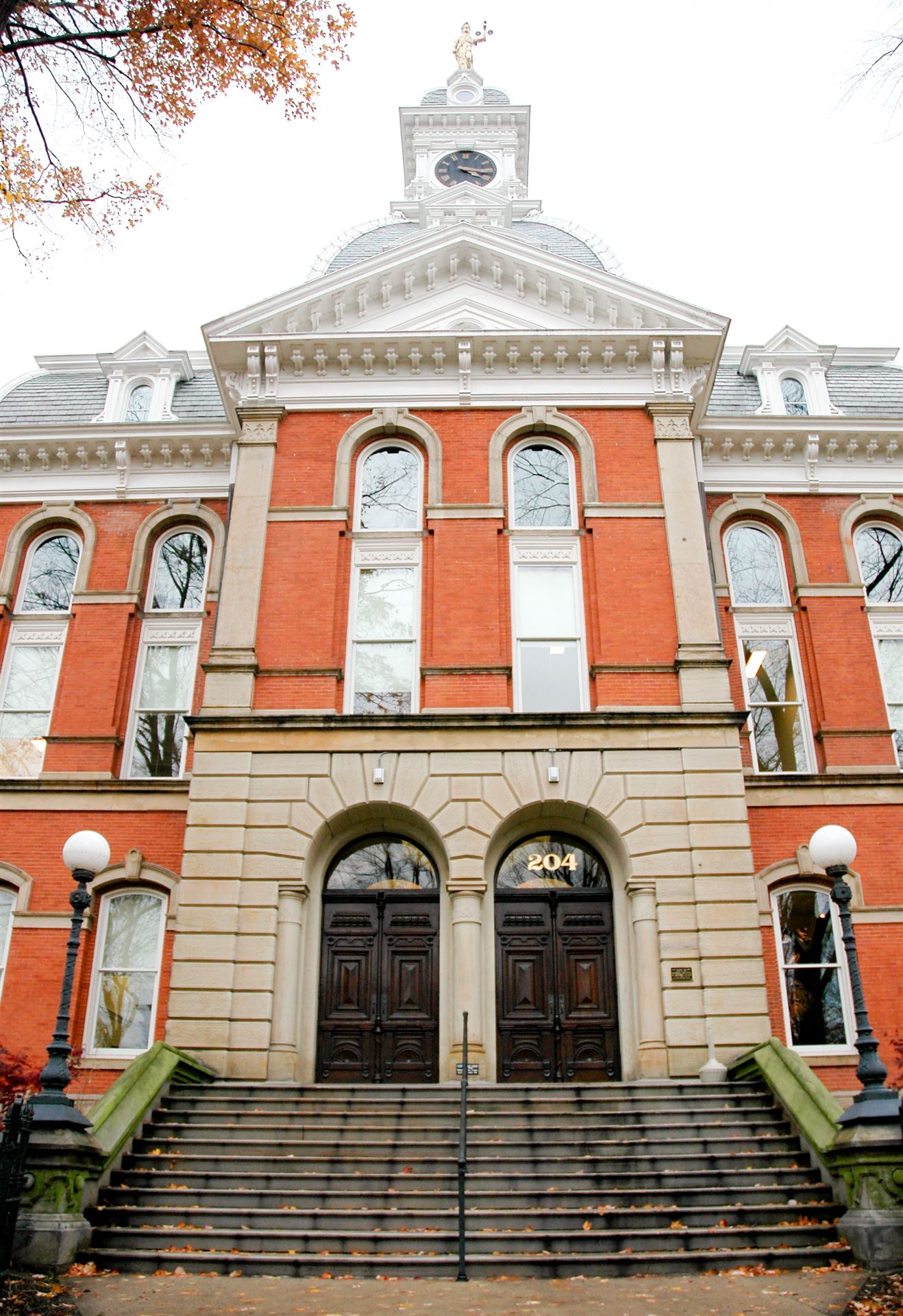 Locations Hub - Warren County Courthouse