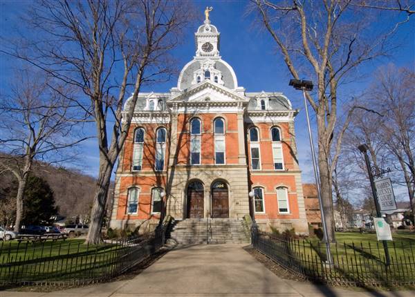 Locations Hub - Warren County Courthouse